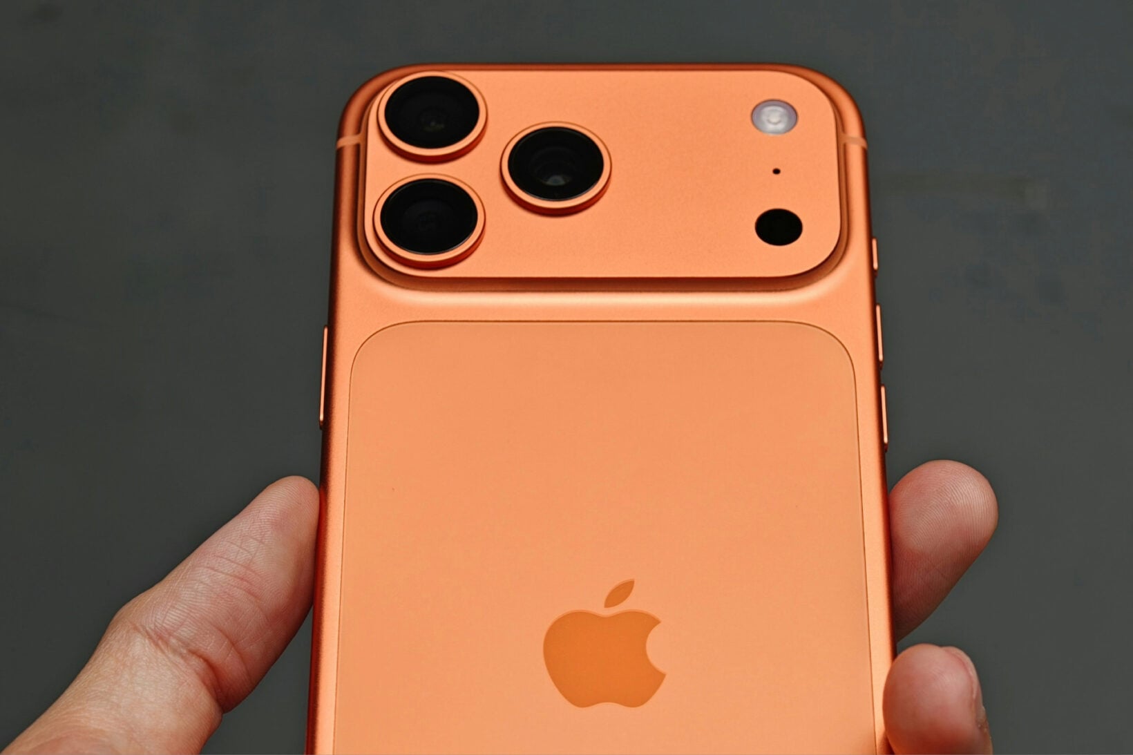 Les 6 derniers iPhone Pro Max face à face : voici le plus rapide